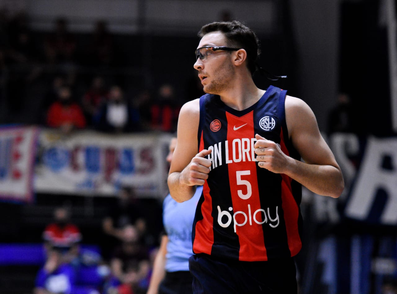 LIGA NACIONAL DE BÁSQUET: DEFELIPPO VOLVIÓ A LAS CANCHAS