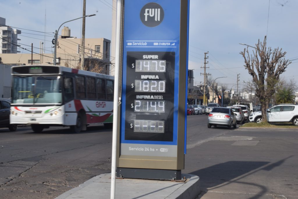 EN LAS ESTACIONES DE SAN NICOLÁS, LAS NAFTAS AUMENTARON POR ENCIMA DEL 7,5% ANUNCIADO A NIVEL ...