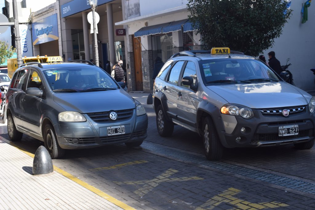 ESTE JUEVES SE VOTARÁ EL AUMENTO DE TAXIS Y REMISES | Diario El Norte ...
