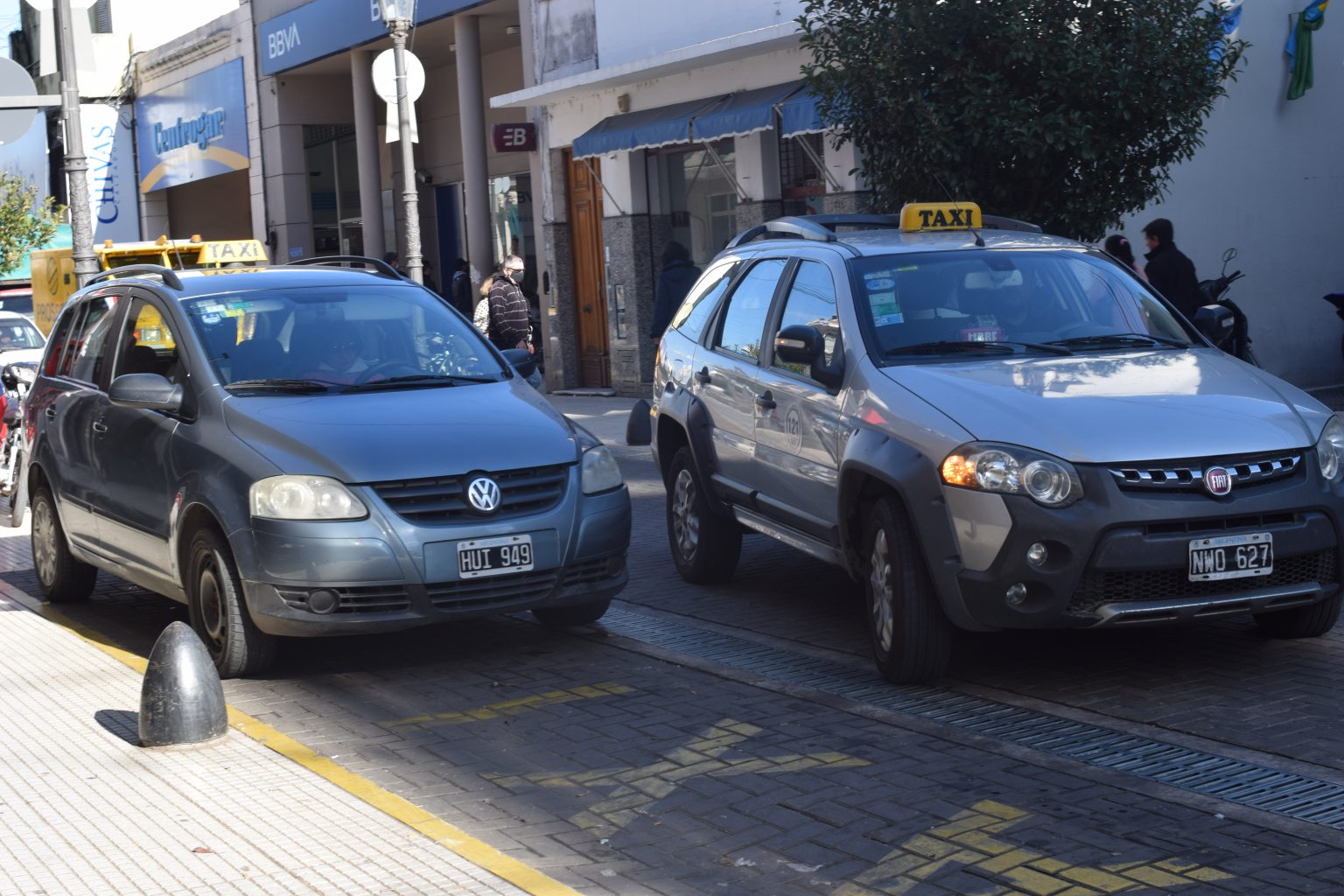 ESTE JUEVES SE VOTARÁ EL AUMENTO DE TAXIS Y REMISES