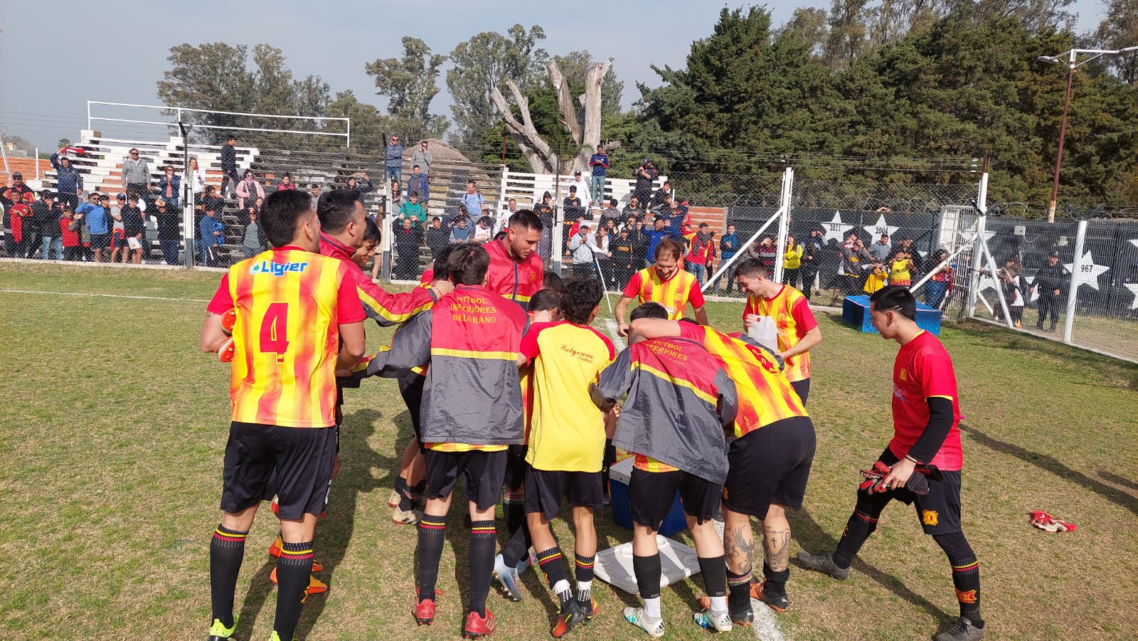 FÚTBOL LOCAL: REGATAS Y BELGRANO SE VERAN LAS CARAS EN SEMIFINALES