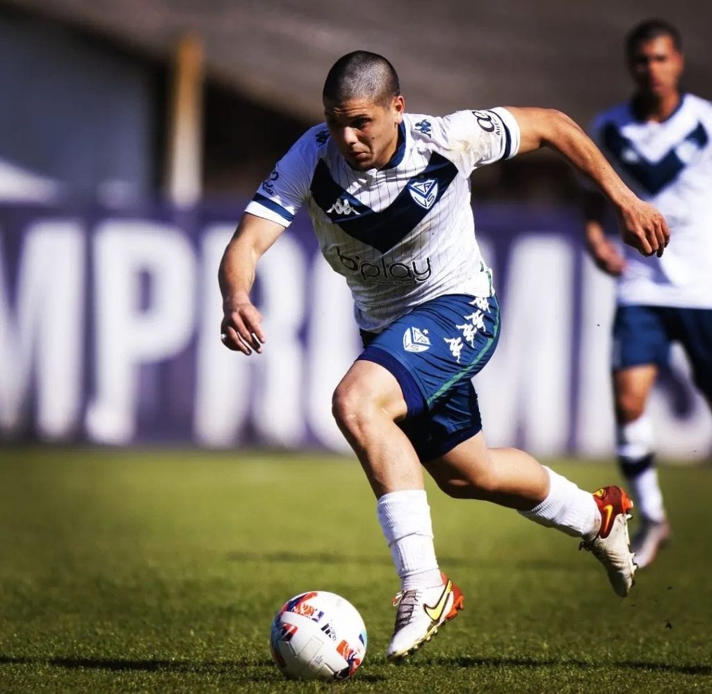 JONATHAN BERÓN, OTRO TANQUE NICOLEÑO QUE PIDE PISTA EN VÉLEZ