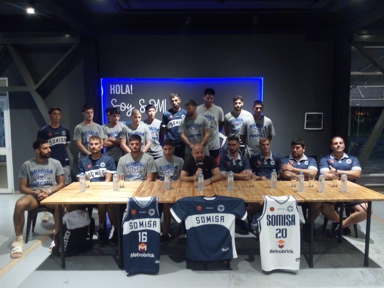 Somisa presentó su plantel y su indumentaria para la Liga Federal de ...