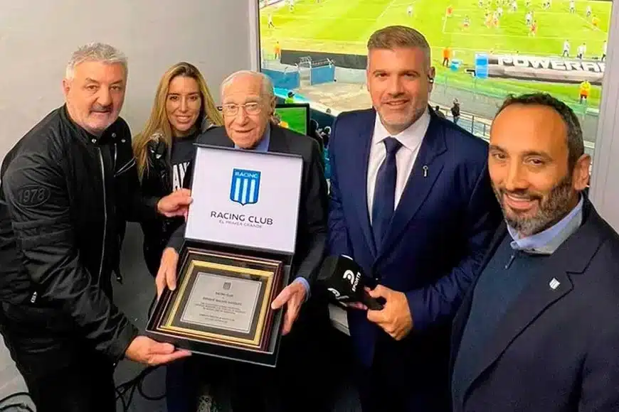 Leyenda: Enrique Macaya Márquez volvió a comentar un partido por TV ...