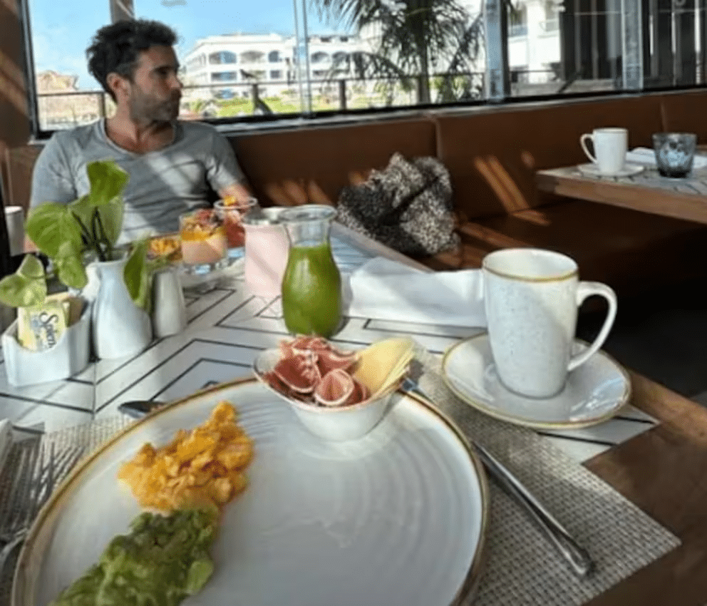 Las vacaciones de Nicolás Cabré y su novia Rocío Pardo en la Riviera ...