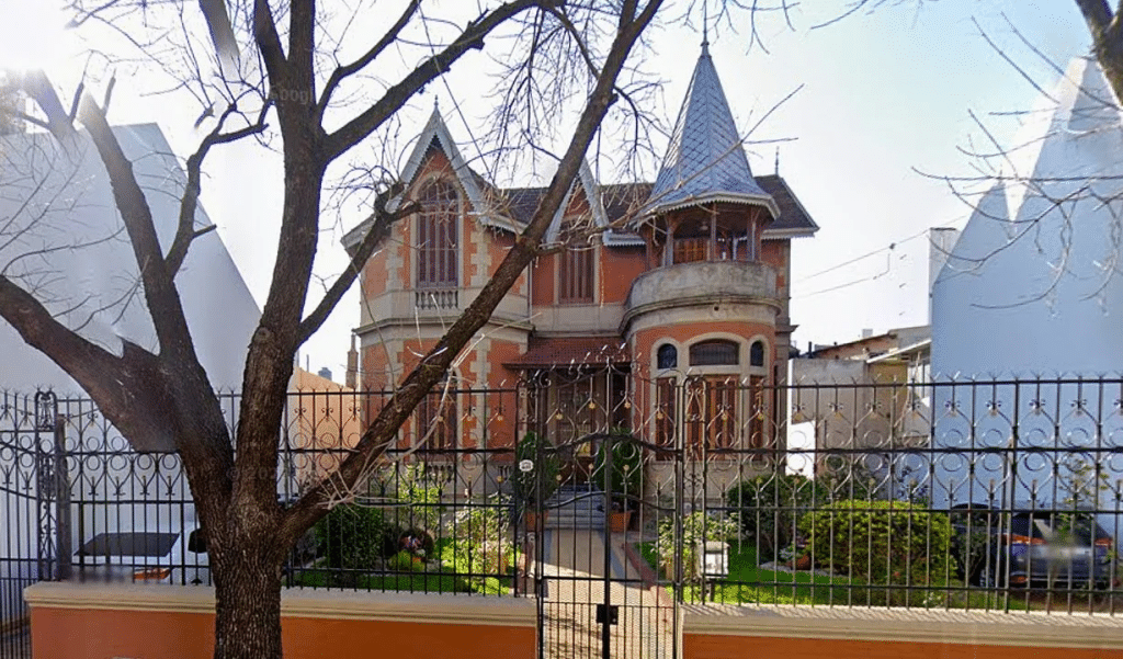 La historia del misterioso castillo porteño que sobrevivió a una ...
